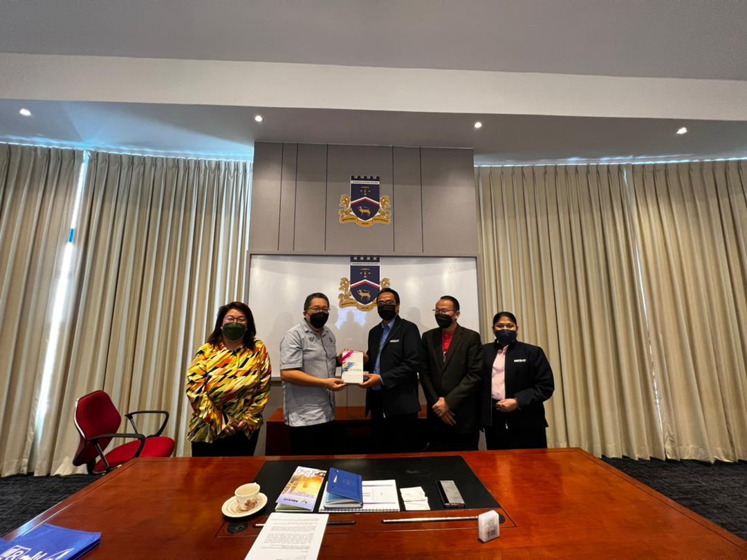 Courtesy visit to Ybhg. Dato Wee Hong Seng, Mayor Of Majlis Bandaraya ...